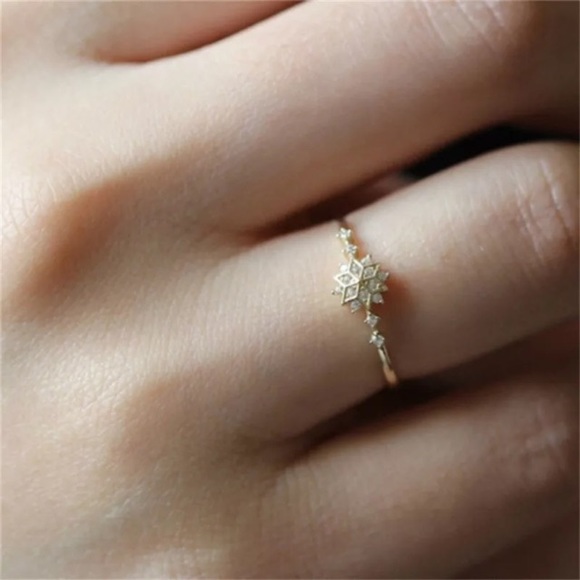 Jewelry | Gorgeous Delicate Snowflake Simulated Diamond | Poshmark